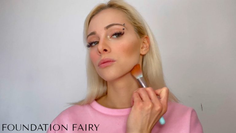 How to Make Chin Look Smaller with Makeup