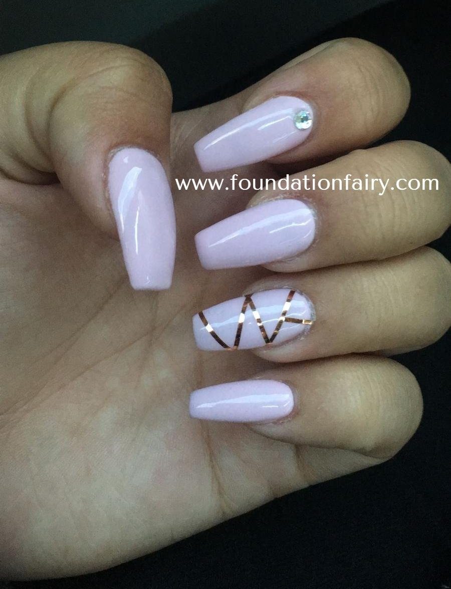 21 Acrylic Nail Ideas & Designs for Beginners (Easy)