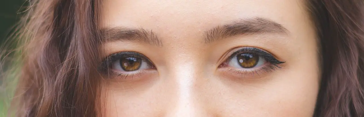 5 Common Types of Eyelids (How to Recognize + Makeup Tips)