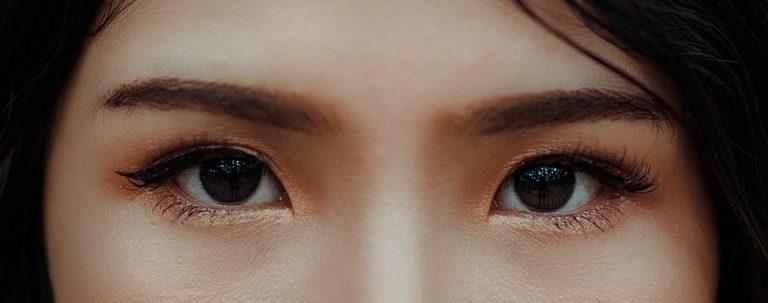 5 Common Types of Eyelids (How to Recognize + Makeup Tips)